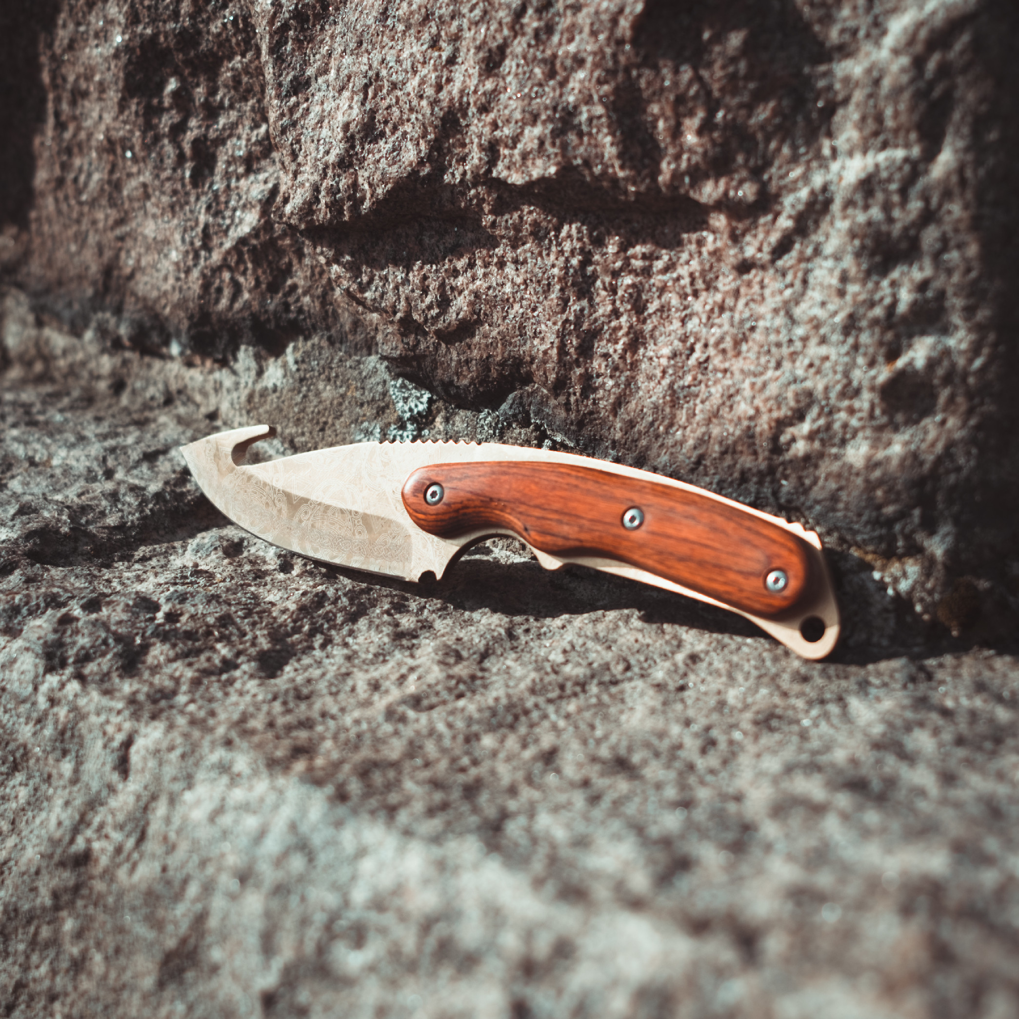 Gut knife Lore | Real CS2 custom made IRL by LootKnife